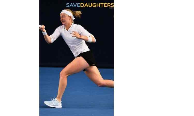 Kim Briggs Biography, Wiki, Net worth, Salary, Lifestyle, Age, Family ...