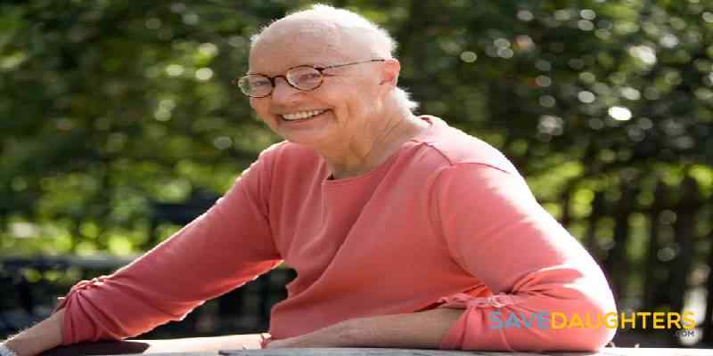 Molly Ivins Biography, Wikipedia, Family, Career, Education, Age ...