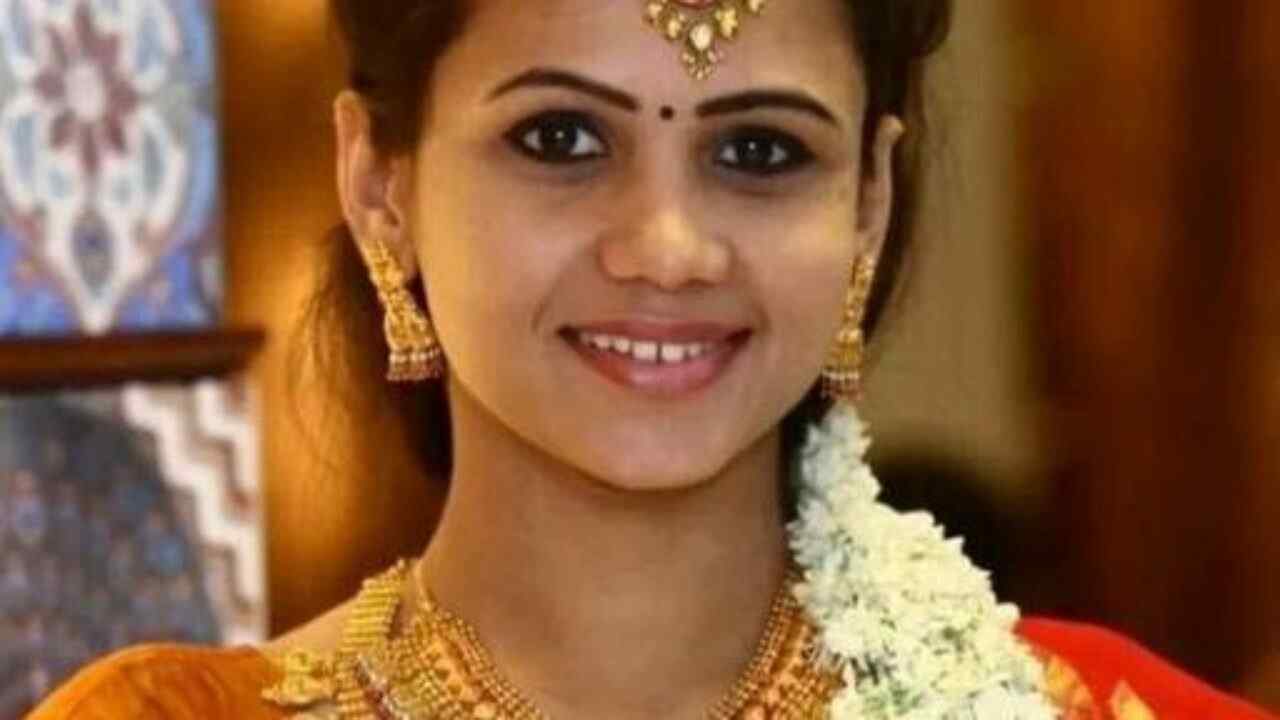 Manimegalai Wiki, Biography, Age, Husband, Profession, Net worth, Parents