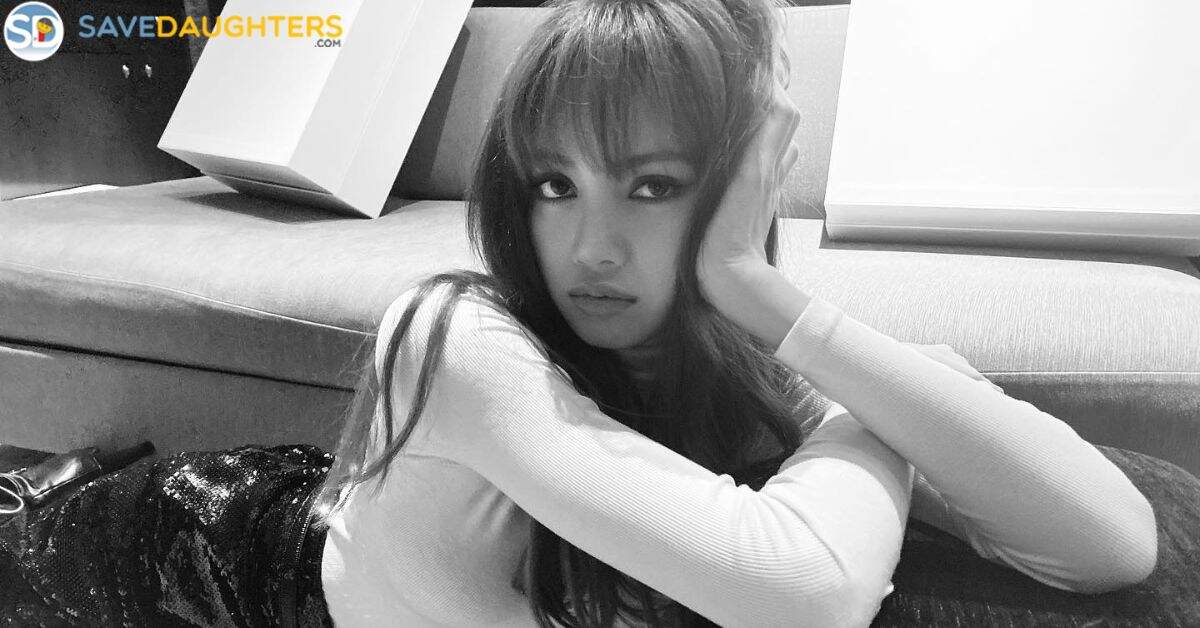 Lalisa Manobal Height, Boyfriend, (Singer) Net Worth, Age, Parents ...