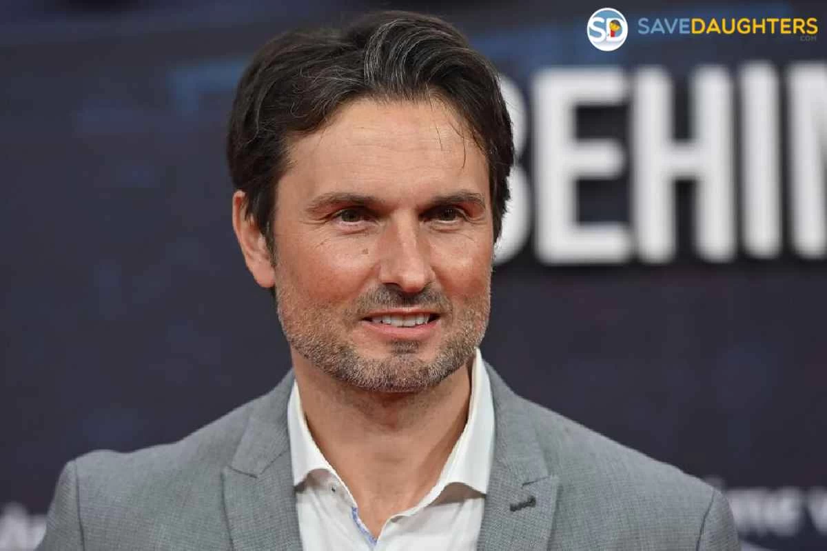Simon Verhoeven Wife, Wikipedia, Age, Family, Net Worth