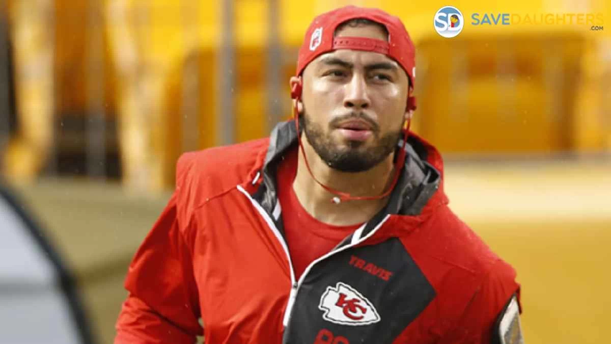 Ross Travis Wife, Parents, Ethnicity, Age, Net Worth (2024)